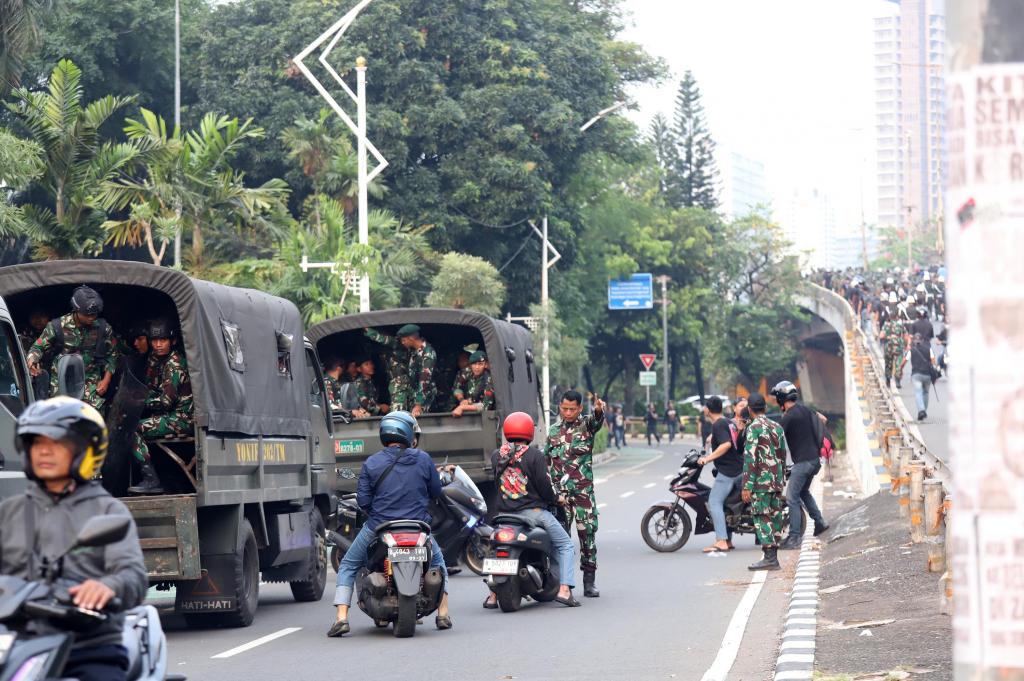 TNI Perketat Penjagaan Di Kompleks DPR Pasca Demo Ricuh
