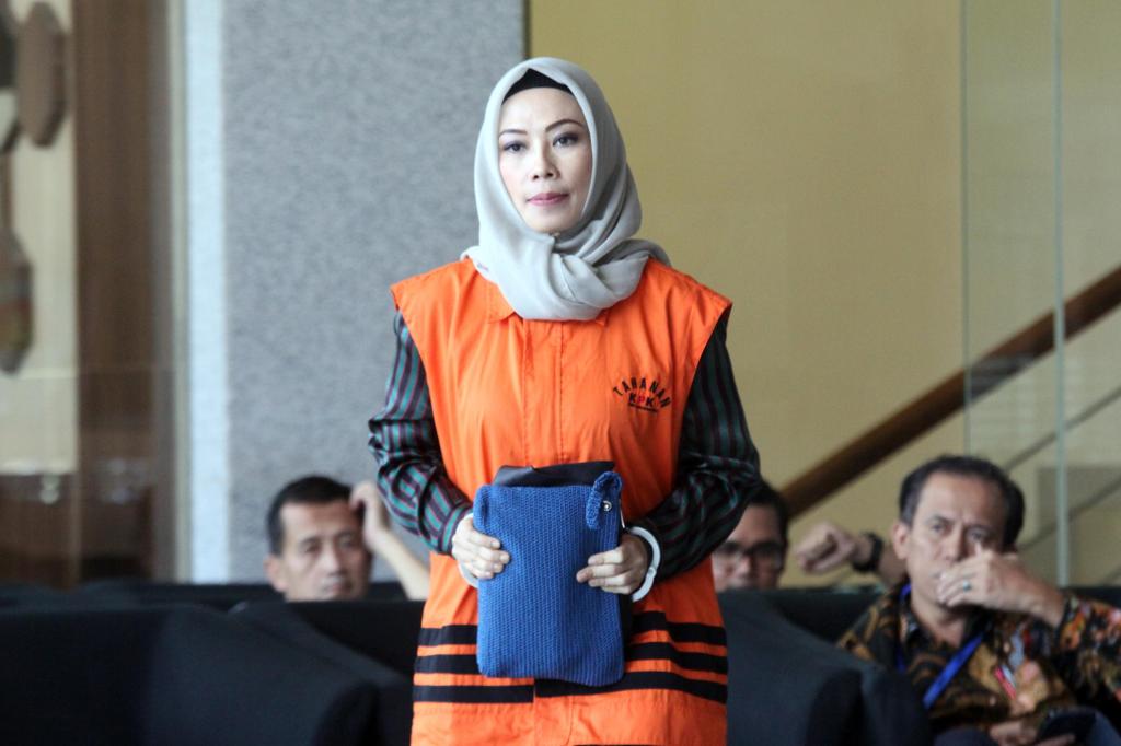 Tutupi Borgol, Asty Jalani Pemeriksaan KPK