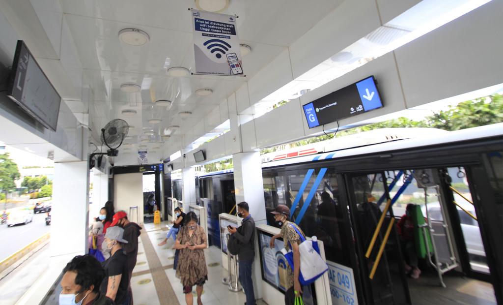 Wifi Gratis Halte Transjakarta