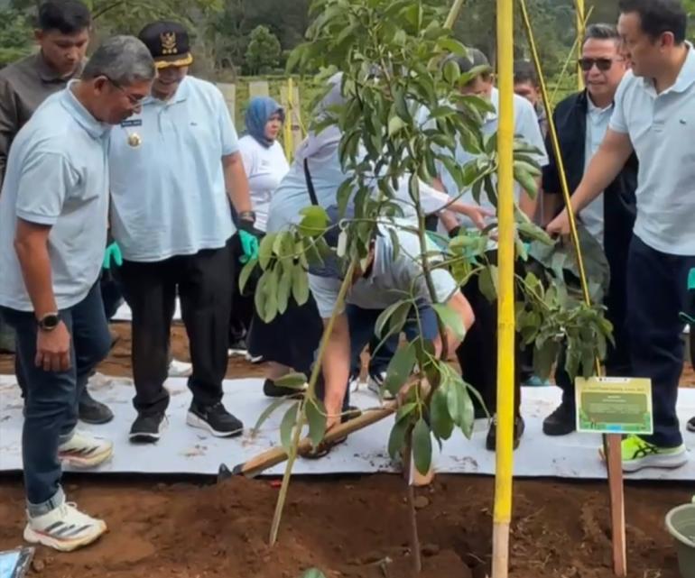 Rehabilitasi Dari Titik Nol Ciliwung: Menanam Pohon, Menanam Harapan Untuk Masa Depan