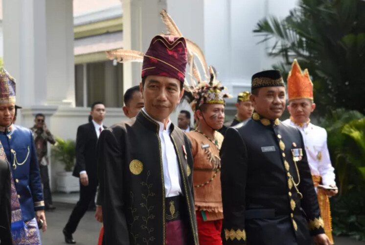 Riwayat Busana Adat Jokowi Dalam Upacara HUT RI, Tahun Ini Pakai Baju Kaltim
