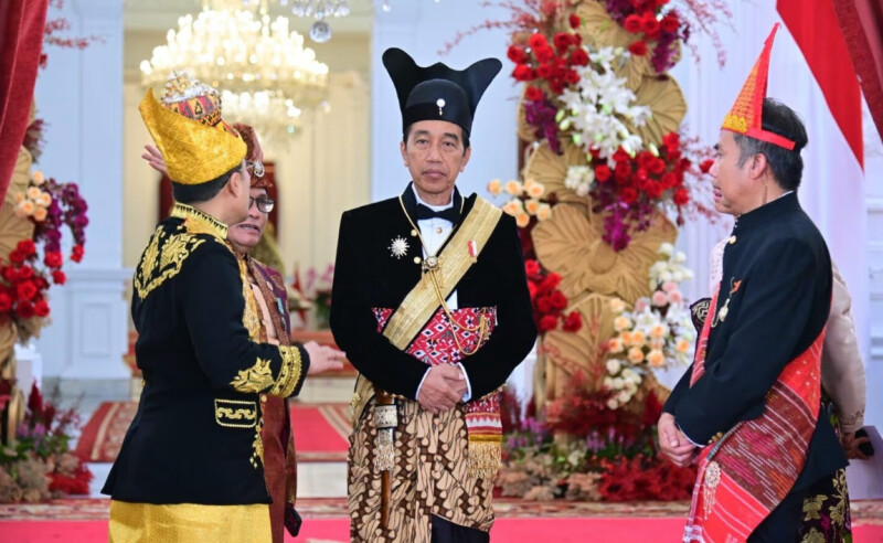 Riwayat Busana Adat Jokowi Dalam Upacara HUT RI, Tahun Ini Pakai Baju Kaltim