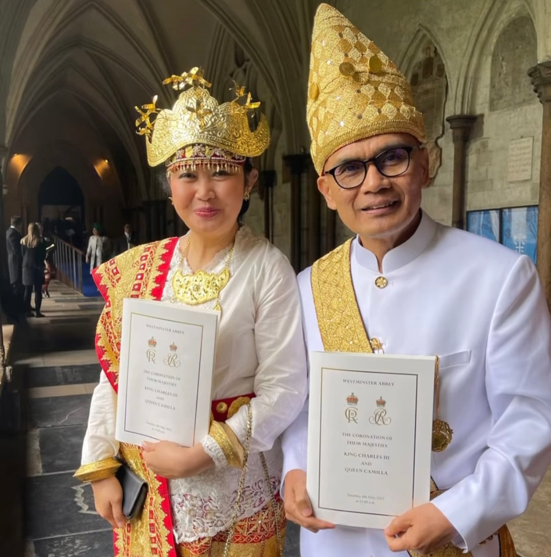 Pakai Baju Lampung Di Acara Pemahkotaan Raja Charles III Dubes Desra: Rasanya Bak Mimpi, Sekali ...