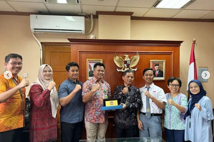 SMAN 2 Tangsel Borong Prestasi, Ini Guru Yang Membidaninya